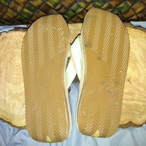 Volatile | Shoes | Volatile Mint Green Leather Thong Wedges Size 8 ...